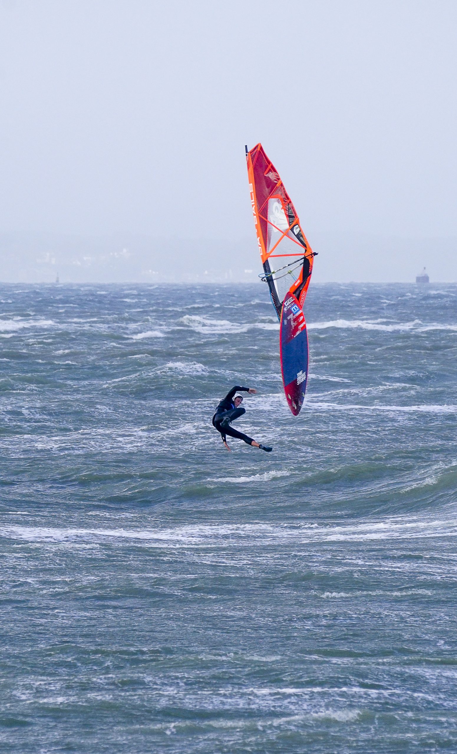 Happy stacking – the art of windsurf crashing… - Windsurfing UK